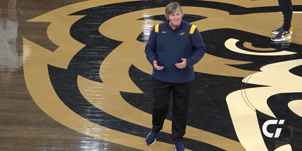 Zone Offense and Quick Hitters with Tricia Cullop – Univ. of Toledo ...